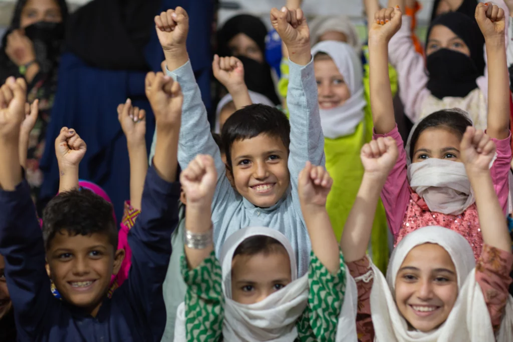 Saad gaat naar het VSO leercentrum in Pakistan - VSO